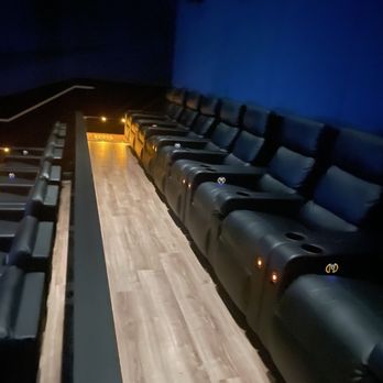 AMC UTC 14 - Updated August 2025 - 120 Photos & 83 Reviews - 4425 La ...