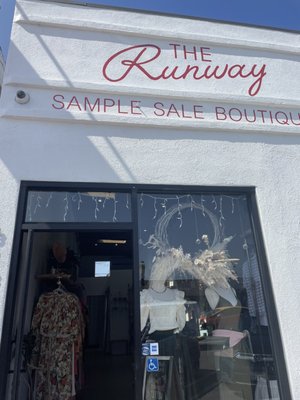 THE RUNWAY OUTLET - 21 Photos & 57 Reviews - 3187 Glendale Blvd, Los ...