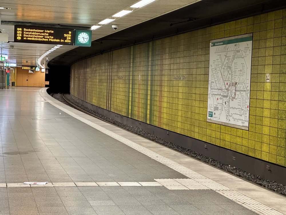 U-BAHN BORNHEIM MITTE - Updated December 2024 - 31 Photos - Berger Str ...