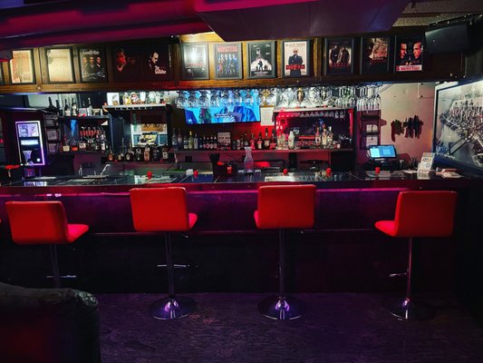 MOB BAR - Updated November 2025 - 66 Photos & 14 Reviews - 201 26th St ...