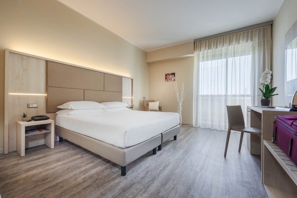 JR HOTELS - BOLOGNA GATE 7 - Updated April 2024 - 31 Photos - Via ...