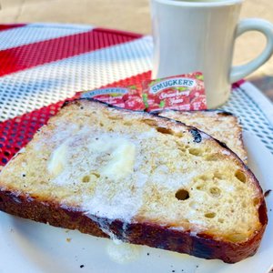 CORNER HOUSE ON THE LAKE - Updated December 2025 - 91 Photos & 169 ...