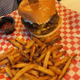 ALLEY BURGER - 55 Photos & 62 Reviews - 26 N High St, Columbus, Ohio ...