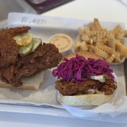 PRETTY BIRD HOT CHICKEN - DOWNTOWN - 926 Photos & 1388 Reviews - 146 ...