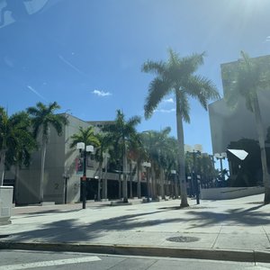 MIAMI DADE COLLEGE - WOLFSON CAMPUS - 68 Photos & 35 Reviews - Colleges ...