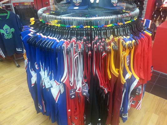 LIDS LOCKER ROOM - Updated February 2025 - 3301 Veterans Memorial Blvd ...