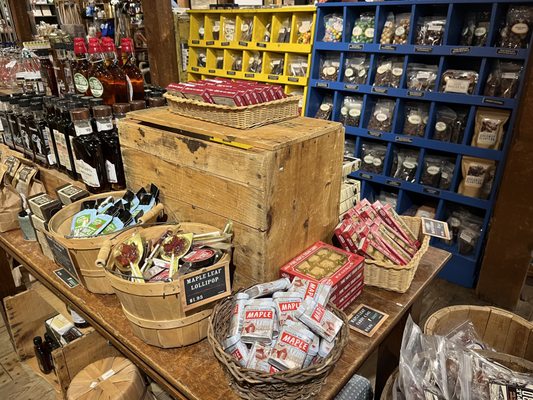 THE VERMONT COUNTRY STORE - Updated May 2025 - 158 Photos & 107 Reviews ...