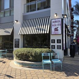 ROMAN WOLVES - Updated October 2025 - 1128 Photos & 553 Reviews - 1980 ...