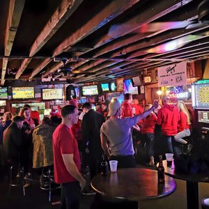 BIG TREE INN - 34 Photos & 46 Reviews - 4277 Abbott Rd, Orchard Park ...