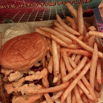 BURGER 3000 - Updated July 2025 - 577 Photos & 689 Reviews - 9846 Mason ...