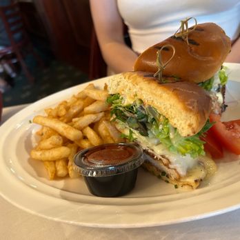 COOPERAGE INN - Updated March 2025 - 389 Photos & 392 Reviews - 2218 ...