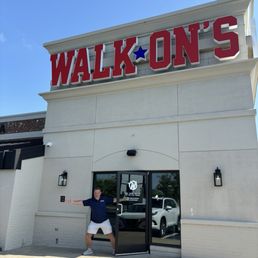 WALK-ON’S SPORTS BISTREAUX - FISHERS, IN - Updated December 2025 - 261 ...