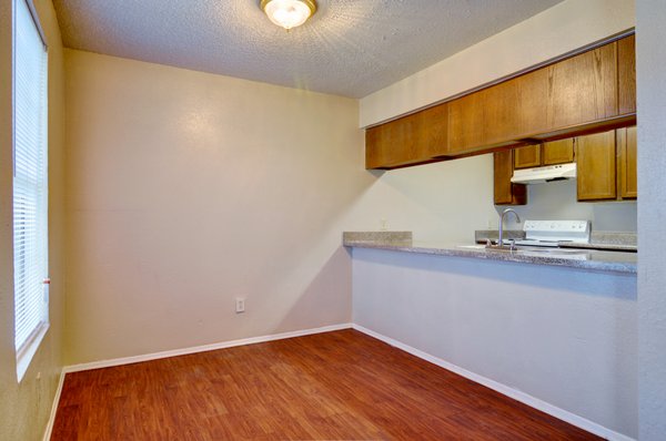 HALTOM OAKS APARTMENTS - Updated March 2025 - 18 Photos - 5151 Broadway Ave, Haltom City, Texas ...