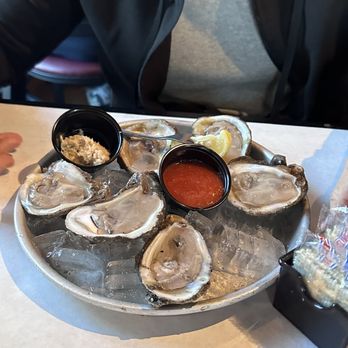 HALF SHELL OYSTER HOUSE - 493 Photos & 284 Reviews - 125 Lameuse St ...