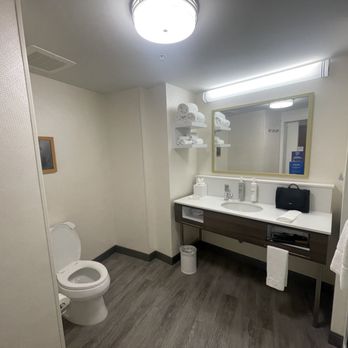 HAMPTON INN & SUITES ATLANTA MIDTOWN - Updated May 2025 - 270 Photos ...