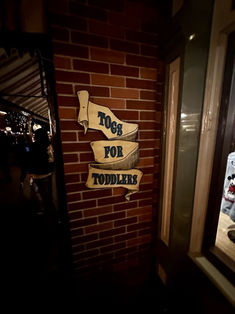 CHESTER DRAWERS TOGS FOR TODDLERS - 1313 Disneyland Dr, Anaheim ...