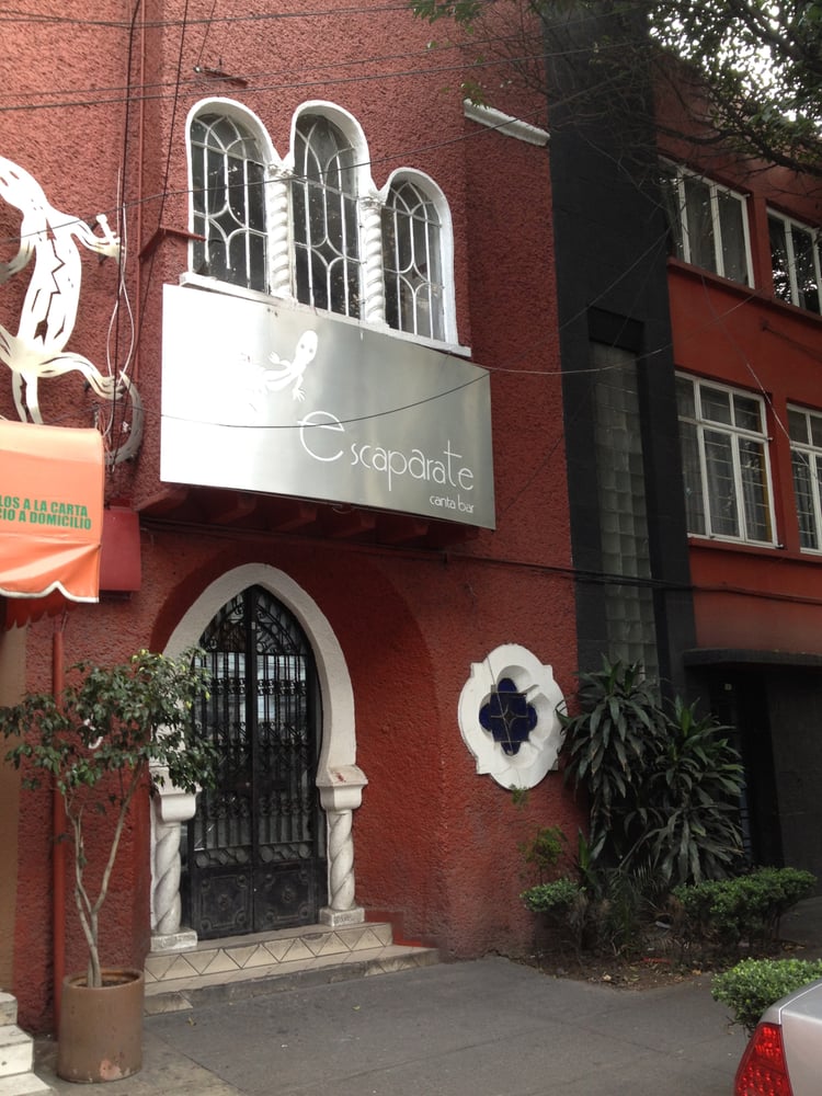 ESCAPARATE BAR - Updated September 2024 - Tolstoi 6, México, D.F ...