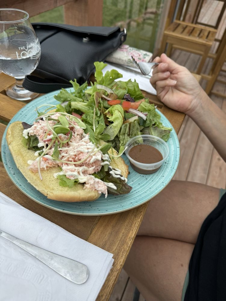 THE FIDDLING FISHERMAN LOOKOUT - Updated October 2025 - 13 Lower Rollo ...