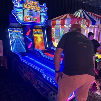 DAVE & BUSTER’S POOLER - Updated November 2025 - 77 Photos & 42 Reviews ...