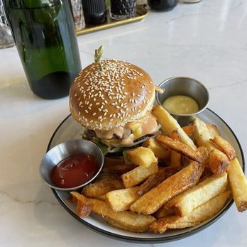 THE ESSENTIAL - Updated November 2024 - 587 Photos & 420 Reviews - 2215 ...