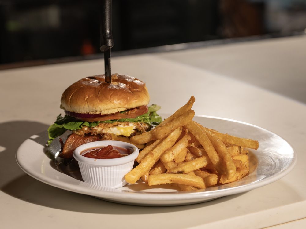 THE GREEDY LION - Updated December 2025 - 34 Photos & 15 Reviews - 920 ...