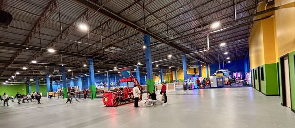 BOUNCE SPORTS & ENTERTAINMENT CENTER - Updated March 2025 - 22 Photos ...