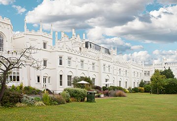 PRIORY HOSPITAL ROEHAMPTON - Priory Lane, London, United Kingdom ...