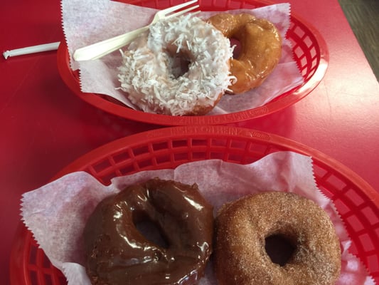 JOHNSON’S BAKERY - 19 Photos & 36 Reviews - 128 S Jefferson St, Perry ...