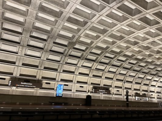 SMITHSONIAN METRO STATION - Updated December 2025 - 88 Photos & 44 ...