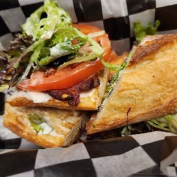 CUSHWA AND RAD PIES TAPROOM - Updated January 2025 - 177 Photos & 84 ...