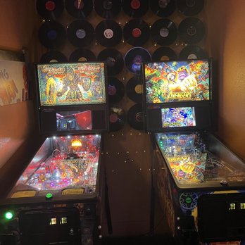 FLIPPERS TAVERN - Updated January 2025 - 195 Photos & 152 Reviews ...