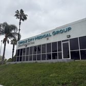 CHRISTOPHER THOMPSON, MD - Updated October 2025 - 69 Reviews - 18 ...