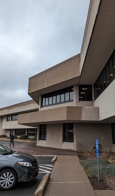 FARMINGTON LIBRARY - Updated July 2025 - 77 Photos - 6 Montieth Dr ...