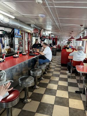 ED WALKER’S DRIVE-IN & RESTAURANT - Updated May 2024 - 115 Photos & 135 ...