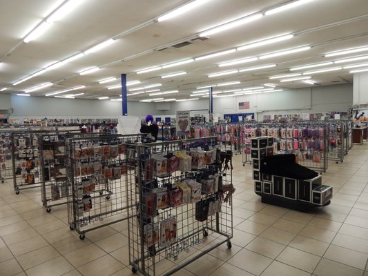 CASTLE MEGASTORE - 214 Photos & 26 Reviews - 5110 Central Ave SE ...