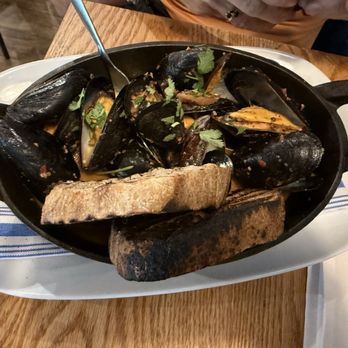 SALT TRADERS ZILKER - Updated October 2025 - 1050 Photos & 534 Reviews ...