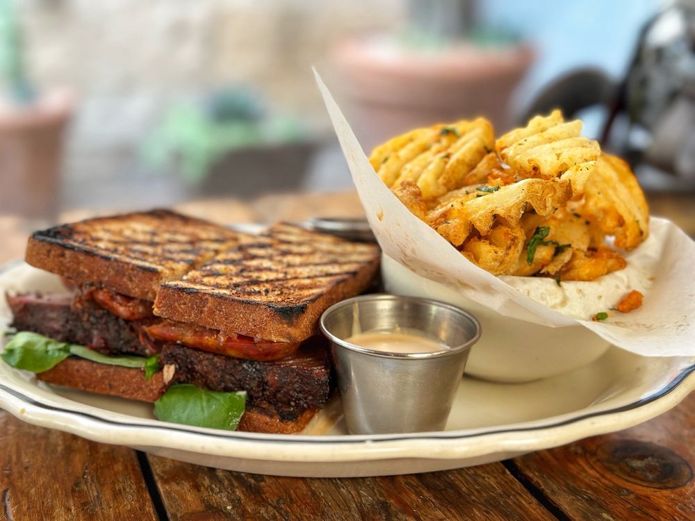 LAMBERTS DOWNTOWN BARBECUE - Updated February 2025 - 1852 Photos & 2060 ...