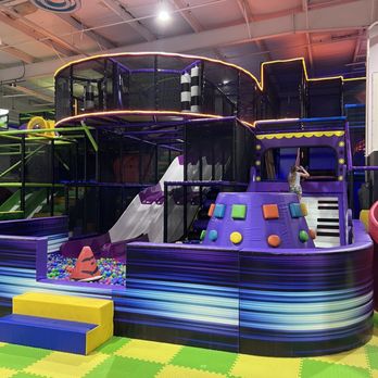 GO PLAY! - Updated December 2025 - 22 Photos & 16 Reviews - 140 Long Rd ...