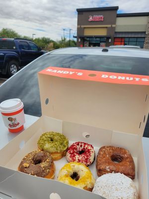 RANDY’S DONUTS - Updated December 2025 - 52 Photos & 57 Reviews - 4935 ...