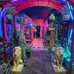 NOTSUOH - Updated August 2025 - 172 Photos & 132 Reviews - 314 Main St ...