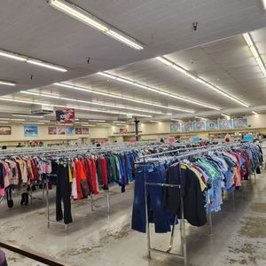 THE FRESNO RESCUE MISSION THRIFT STORE AND CARS - 24 Photos & 51 ...