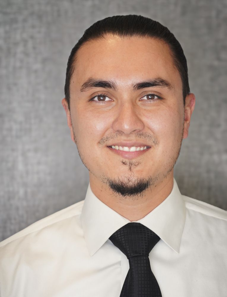 VICTOR CARO REALTOR - Updated December 2025 - 33 Photos - San Fernando ...