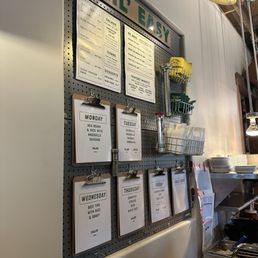 LIL’ EASY - Updated December 2025 - 282 Photos & 153 Reviews - 5000 E ...