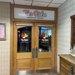 TWO CHICKS SOUTH - Updated May 2025 - 636 Photos & 396 Reviews - 5851 S ...