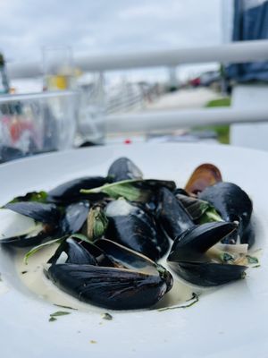 THE FLYING BRIDGE - Updated March 2025 - 282 Photos & 393 Reviews - 220 ...