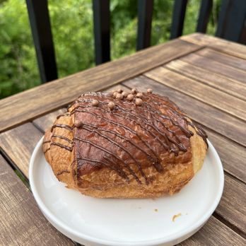 TWO BEES CAFE AND PATISSERIE - Updated October 2024 - 41 Photos & 23 ...