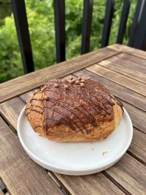 TWO BEES CAFE & PATISSERIE - Updated October 2025 - 56 Photos & 35 ...