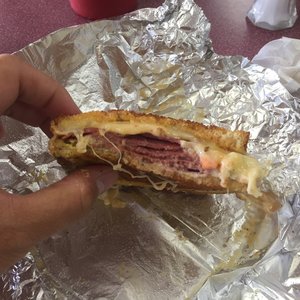 GOURMET GUNSTON DELI & GRILL - 18 Photos & 33 Reviews - 7025 Newington ...
