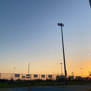 MEMORIAL PARK RECREATION CENTER - Updated October 2025 - 33 Photos & 12 ...