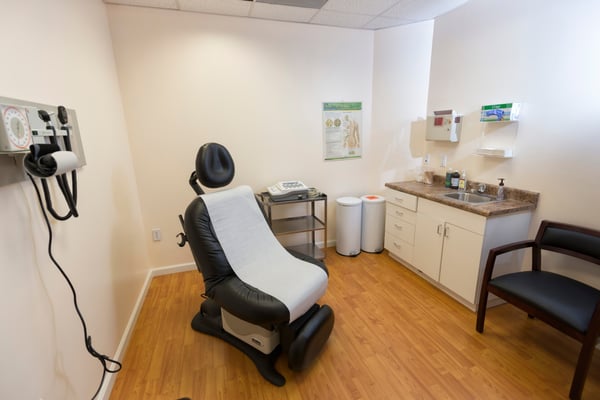 HELEN ROSTAMLOO, MD - Updated November 2025 - 13 Photos & 50 Reviews ...